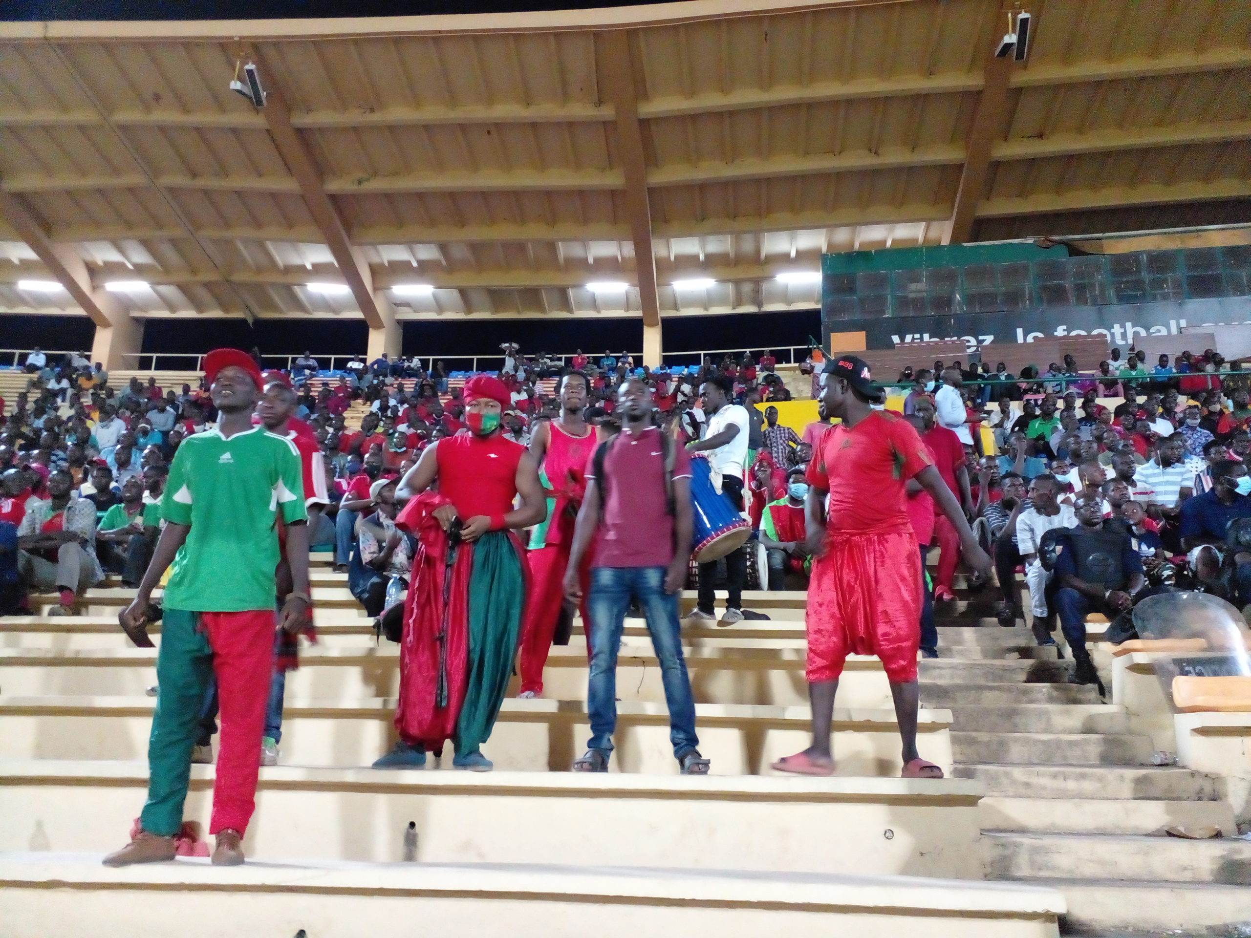 Les Supporters du DJOLIBA AC Veulent le Titre, nous avons déployé les ...